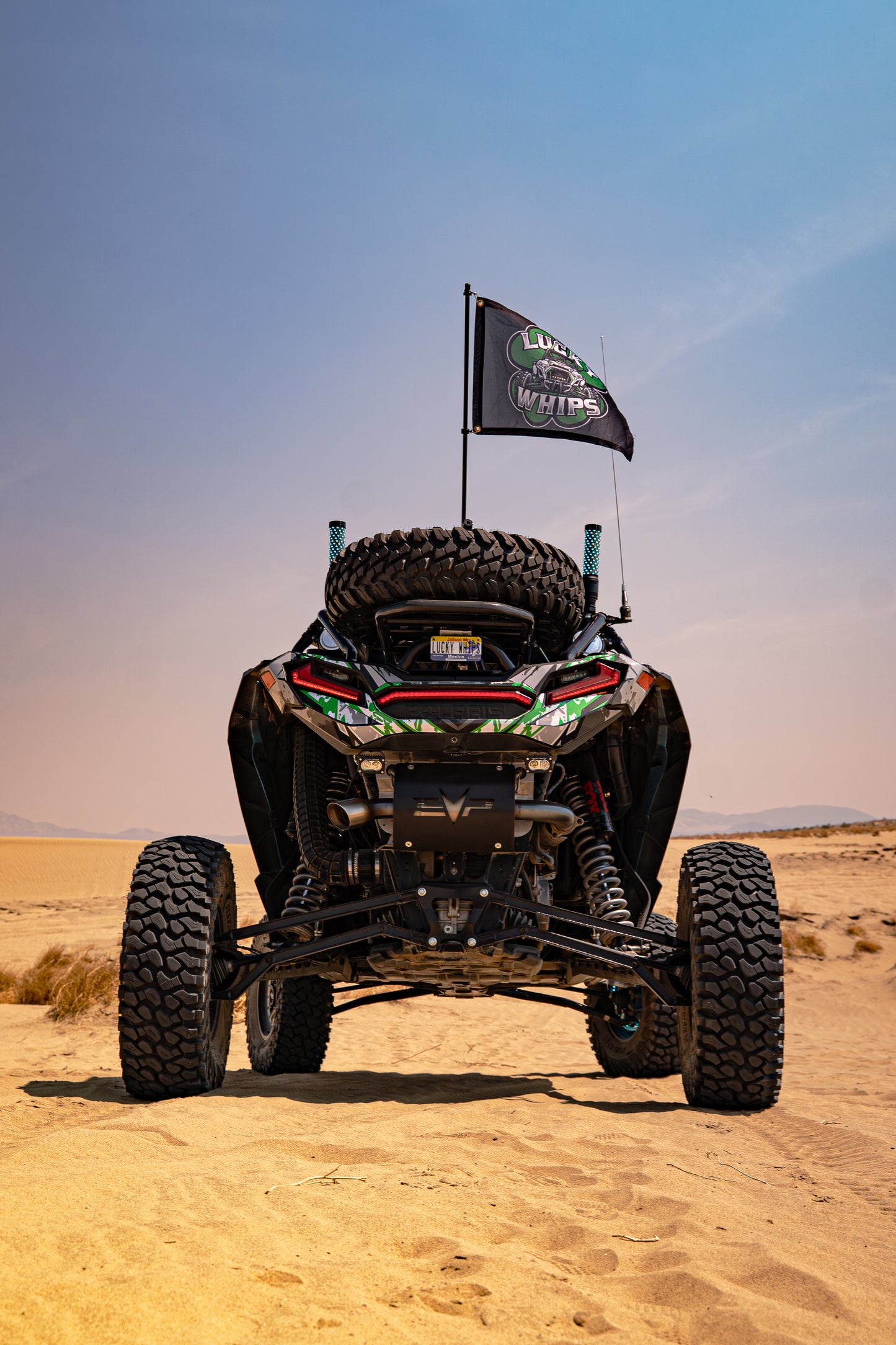 DAY WHIPS – Lucky Whips